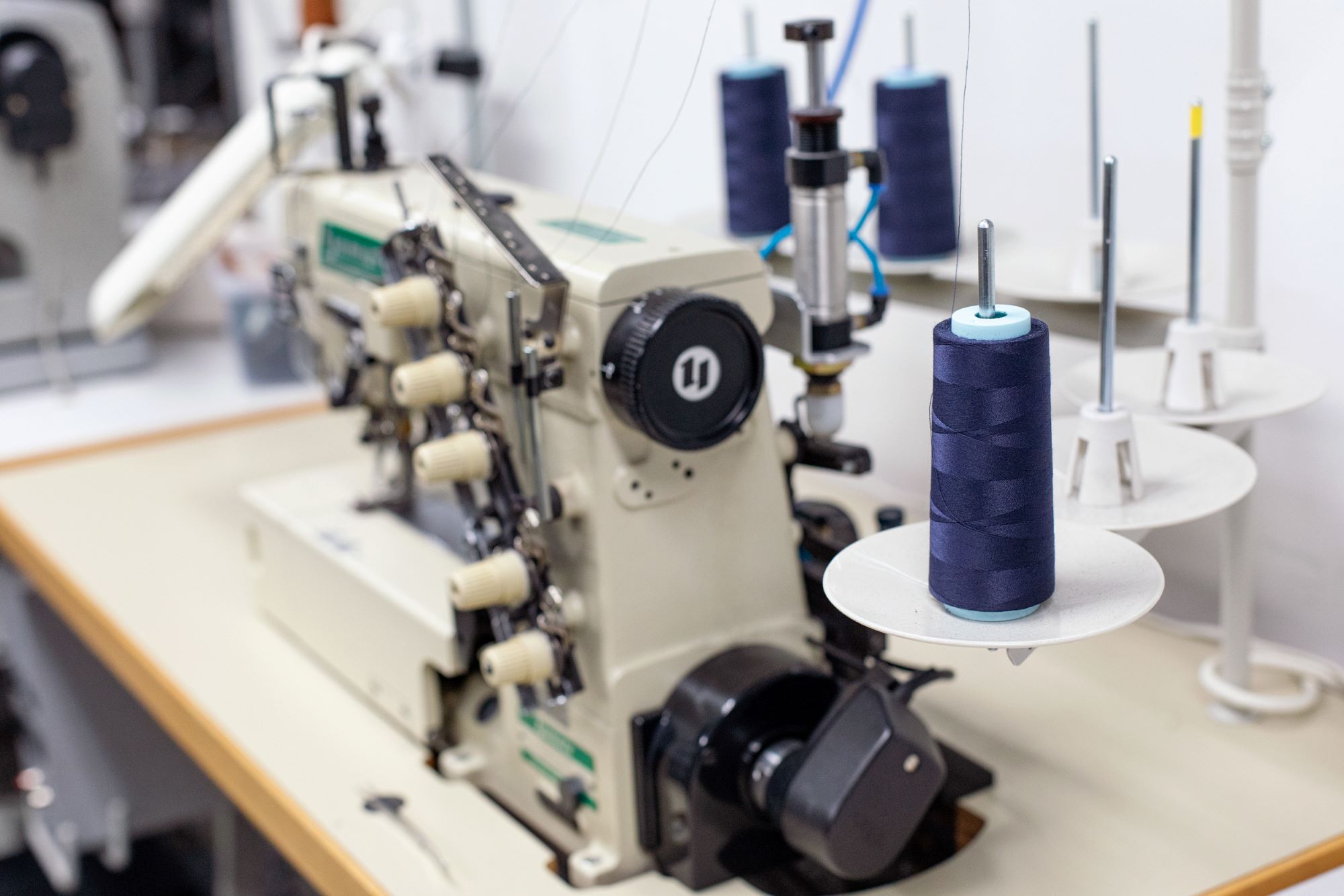 Kuka korjaisi ompelukoneet? Ompelukonehuoltajien koulutusta kehitetään ...